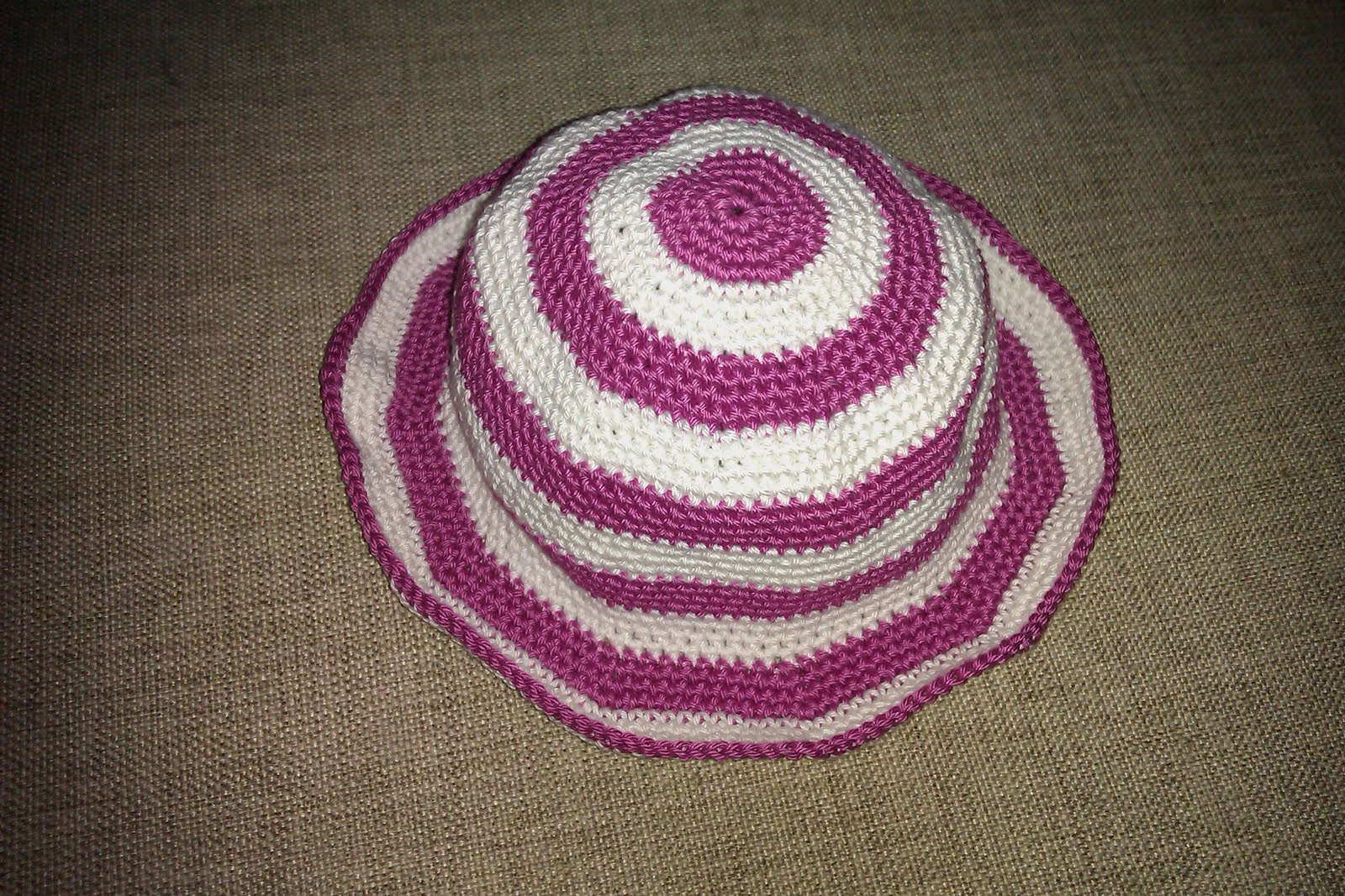 Annas pysselblogg.: Virkat solhattar