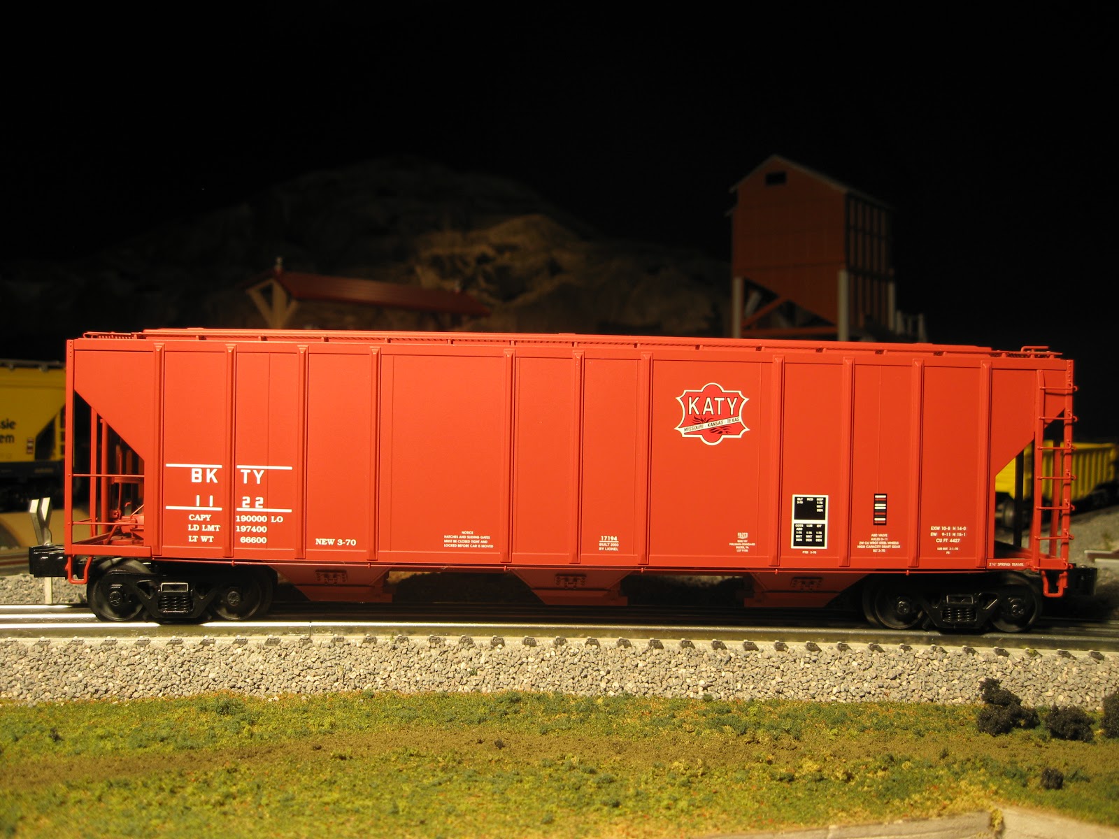 Merritt-Wright Railroad: Missouri-Kansas-Texas PS-2CD 4427 Hopper #1122