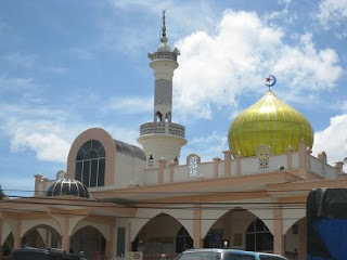 Mesmerizing Malaysia: Deretan Kedai di Bukit Bunga Kelantan