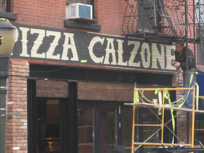 Lost City: House of Pizza & Calzone Makes Sign By Hand!