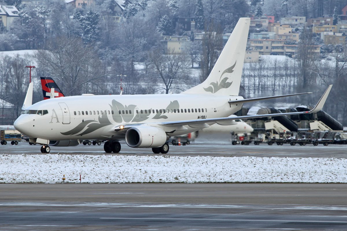 Planes and Trains - Planes 2010: M-YBBJ / Boeing 737-7HE BBJ1 / Global ...
