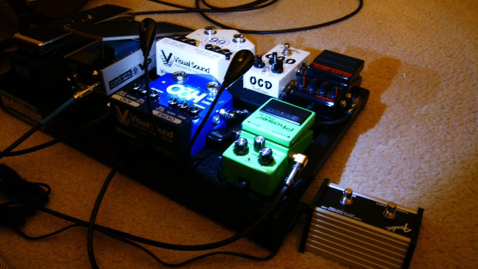 DIY Guitarist: DIY pedalboard.