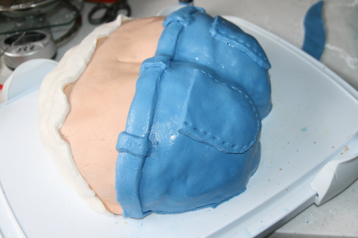 I'm hungry too: Butt Cake - Happy 30th Birthday Laurence!!!!