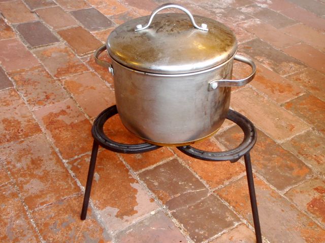 Handmade Matt: Horseshoe Trivet - Bushcraft fire Camp Cooker, Camping ...