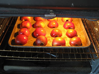 Southern Fried Curry: Reforming Bad Apples: Roasted Applesauce