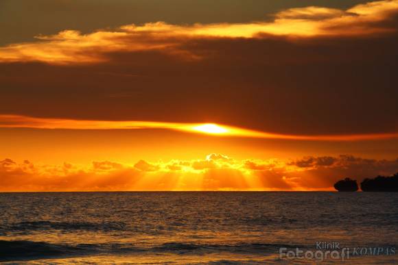 KUMPULAN PUISI: ::Cakrawala senja::
