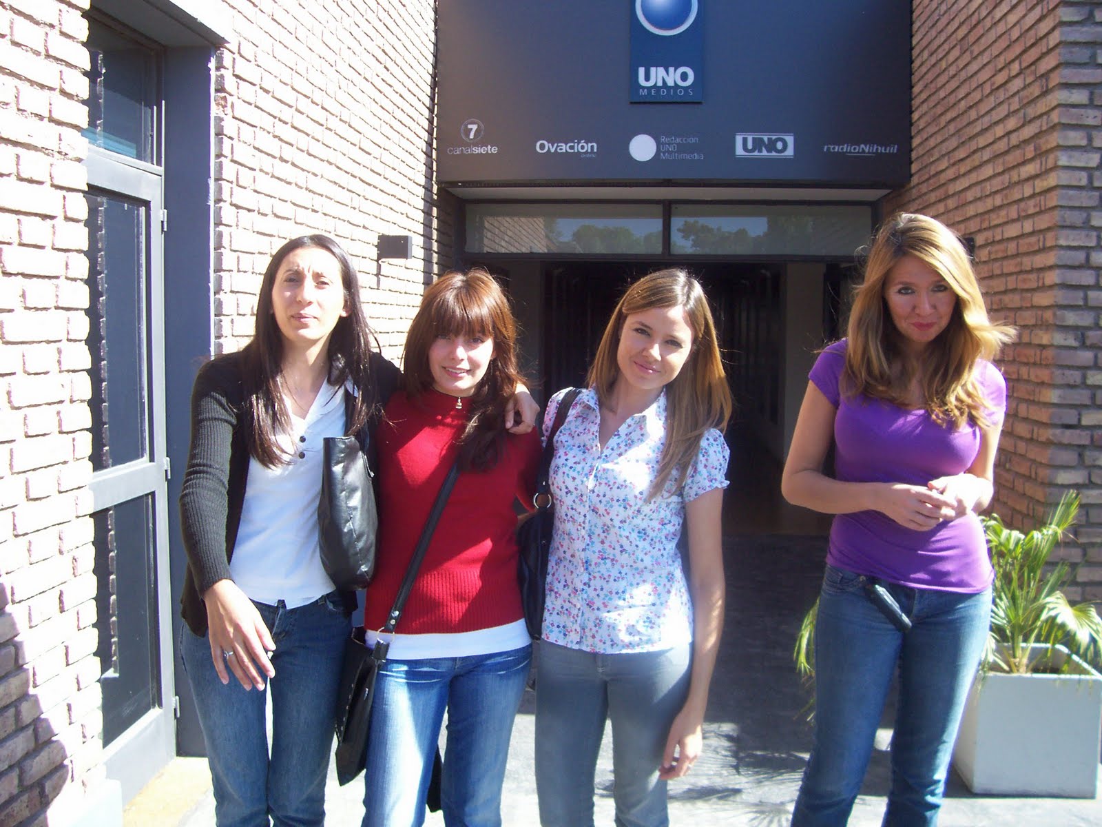 Grupo TODOS MULTIDISCIPLINARIO: ENTREVISTA EN RADIO NIHUIL Grupo TODOS MULTIDISCIPLINARIO: ENTREVISTA EN RADIO NIHUIL