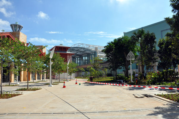 our life in Singapore: our visit to see Festive Walk at Sentosa