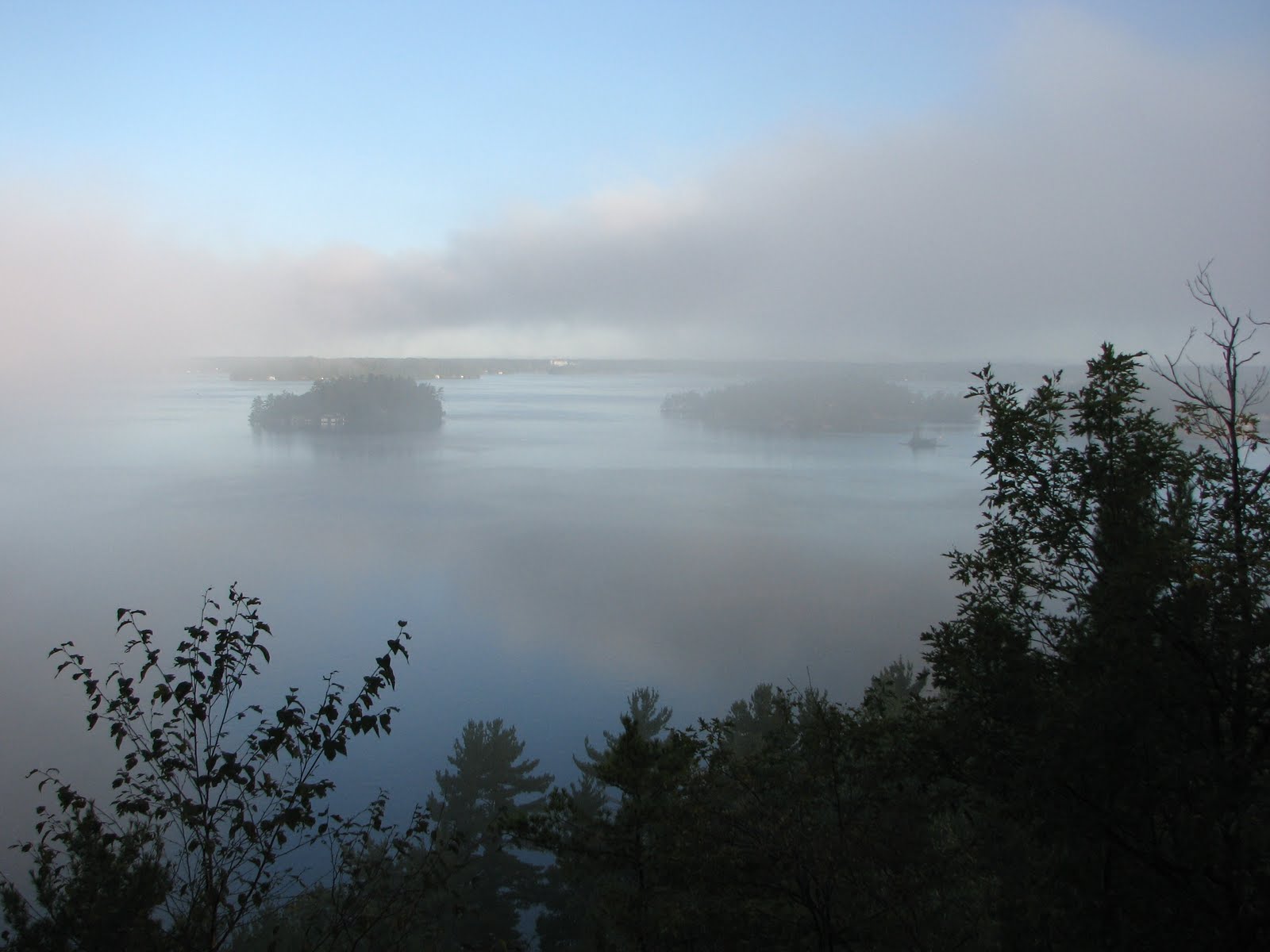 Muskoka Seasons: MORNING MIST