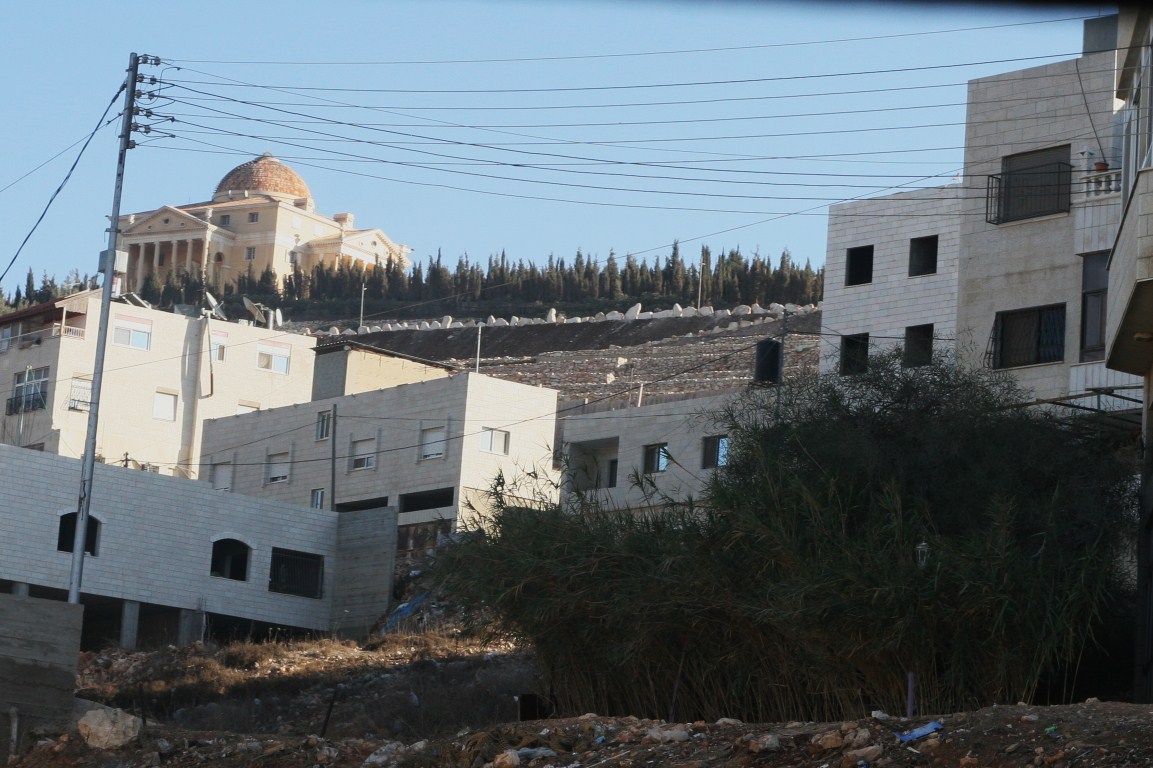 The East of the Middle: Richest Palestinian Munib Masri's crib. Eat ...