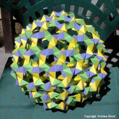 Lyra Origami: Lopta od 270 PHiZZ modula / PHiZZ 270-units bucky ball ...