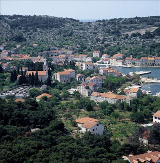 Dalmatia on my mind: Island Zlarin Port