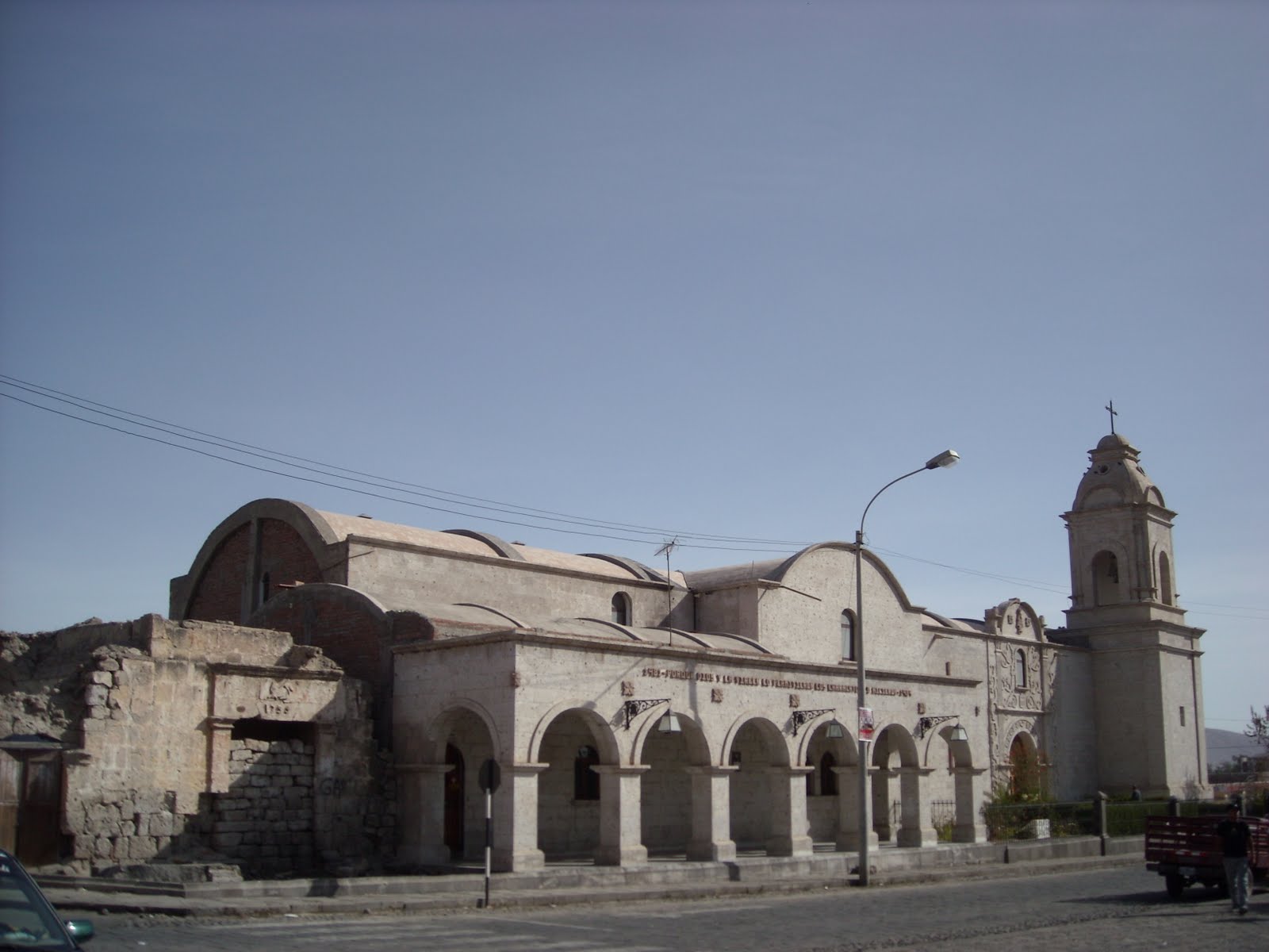 América Sin Fronteras: Arequipa, Yanahuara, Cayma, Characato, Sabandia