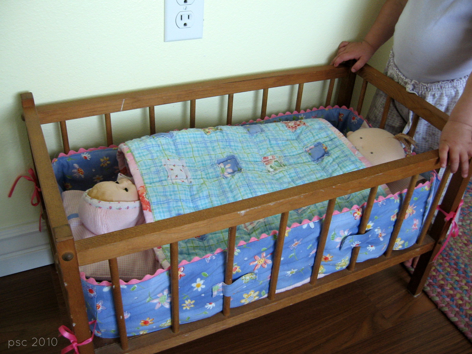 Pickup Some Creativity: Dolly Pillowcase Tutorial