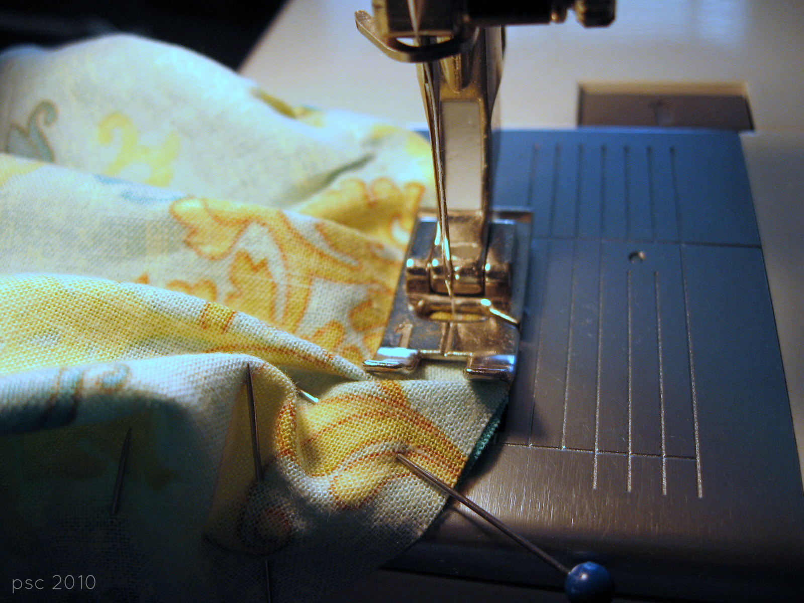 Pickup Some Creativity: Repurposed Fabric-lined Can Tutorial