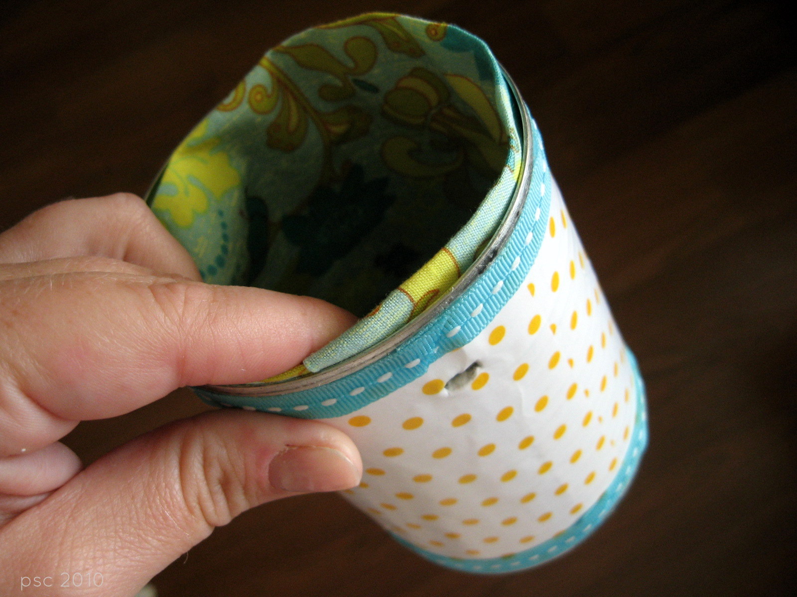 Pickup Some Creativity: Repurposed Fabric-lined Can Tutorial