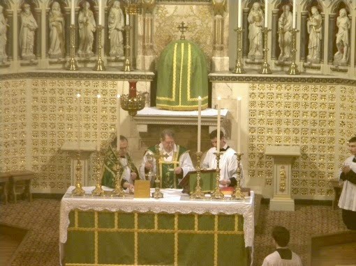 New Liturgical Movement: Fr. Andrew Burnham: Mass at the Oxford Oratory