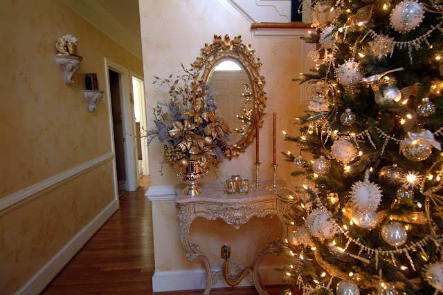 A Perfect Setting: A Setting for Christmas Decorating