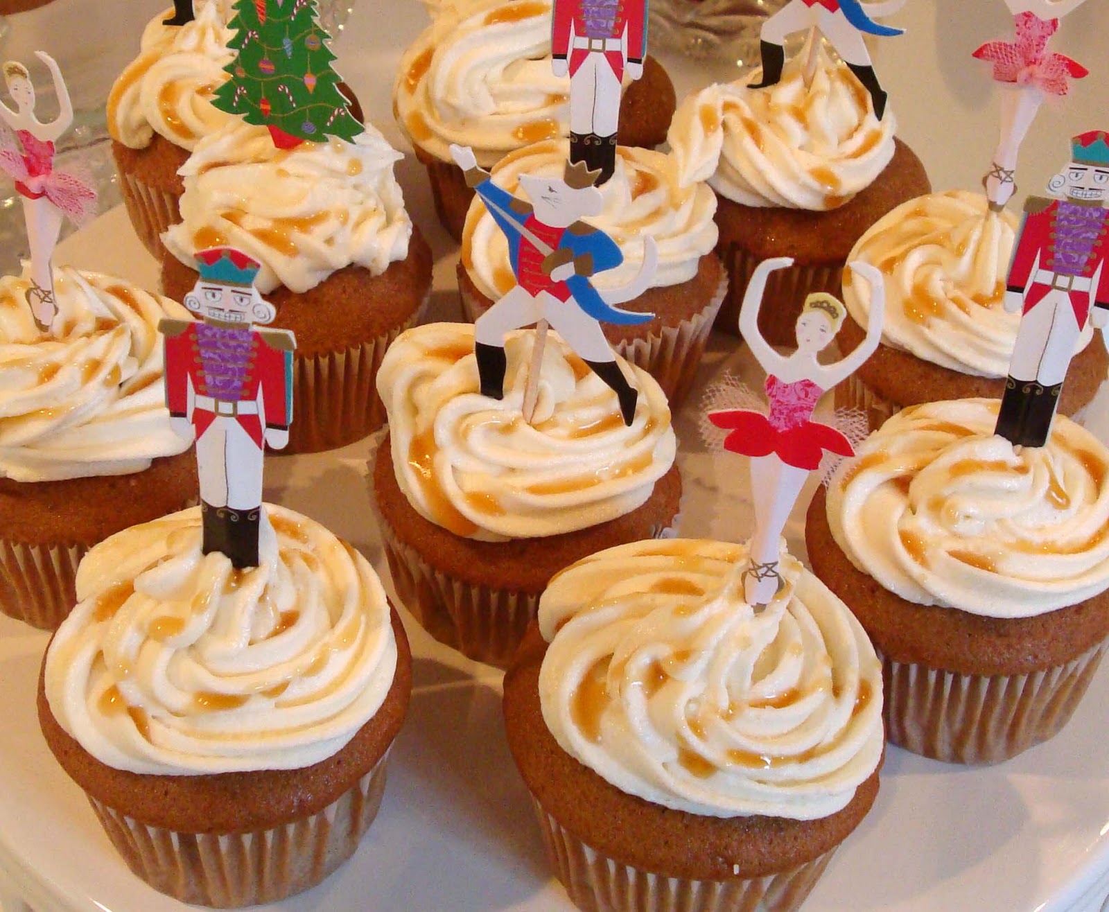 Dishy Vintage: Nutcracker Cupcakes