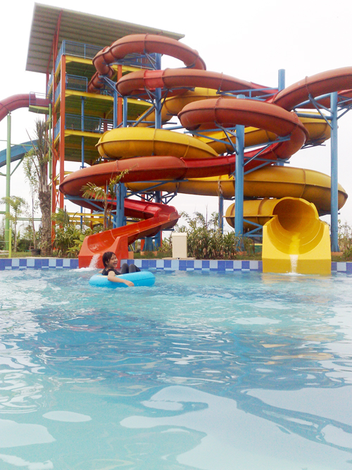 CHIVO CAROL: OPI WATER FUN FAMZ HOLIDAY