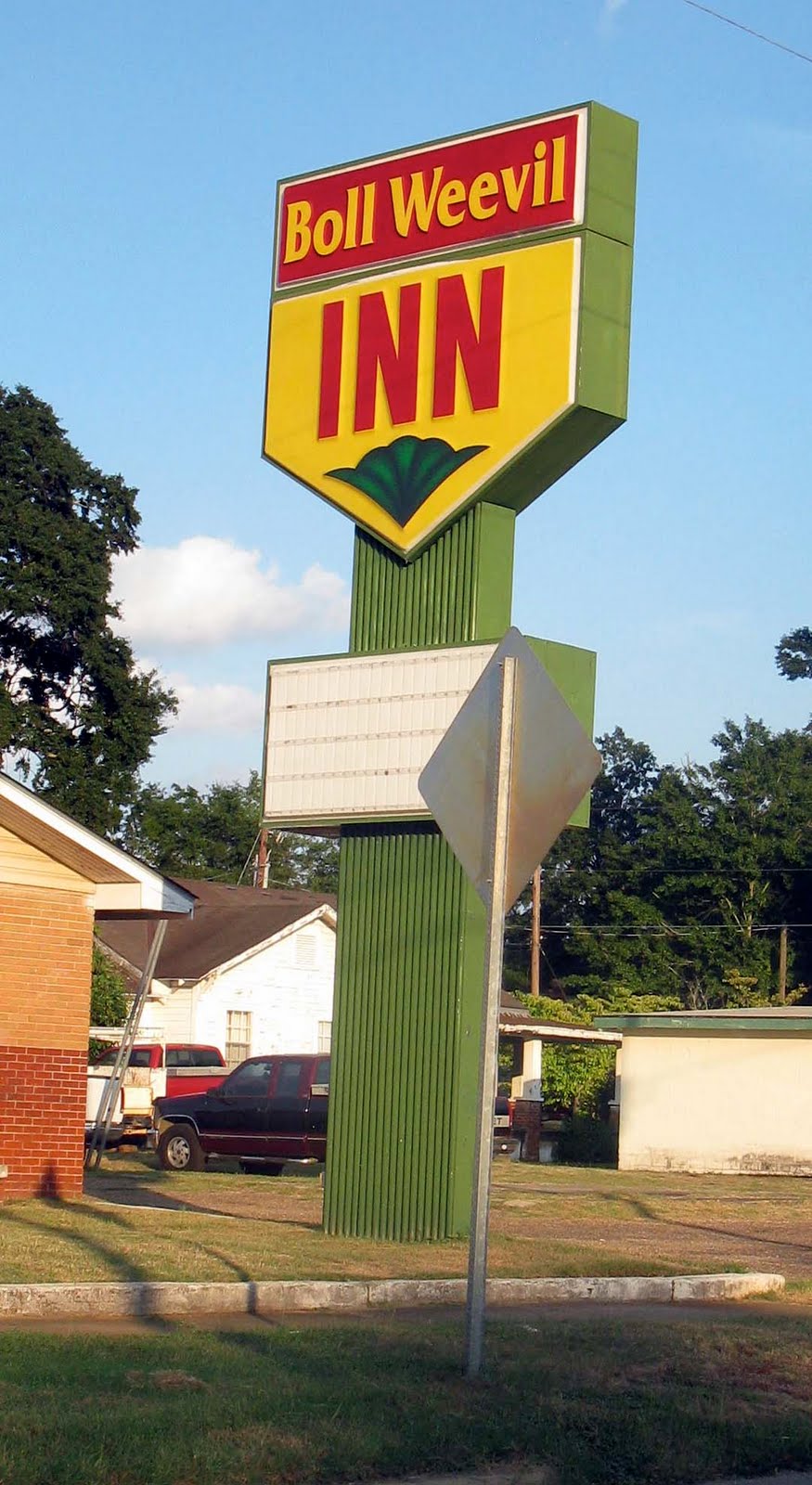 Eccentric Roadside: Weevil, weevil rock you: Enterprise, Alabama's Boll ...