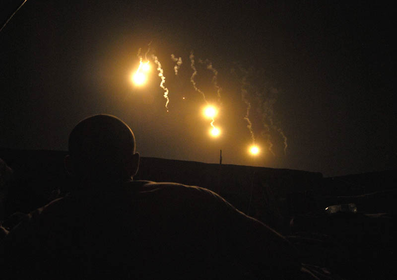 Hard Papier: Ernstig vuurwerk