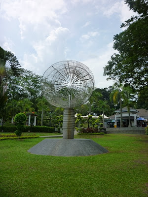 Savoir Vivre in Kuala Lumpur!: ASEAN Sculpture Garden: A Walk In The Park