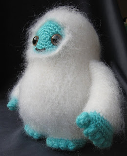 LucyRavenscar - Crochet Creatures: Adorable Snow Monster