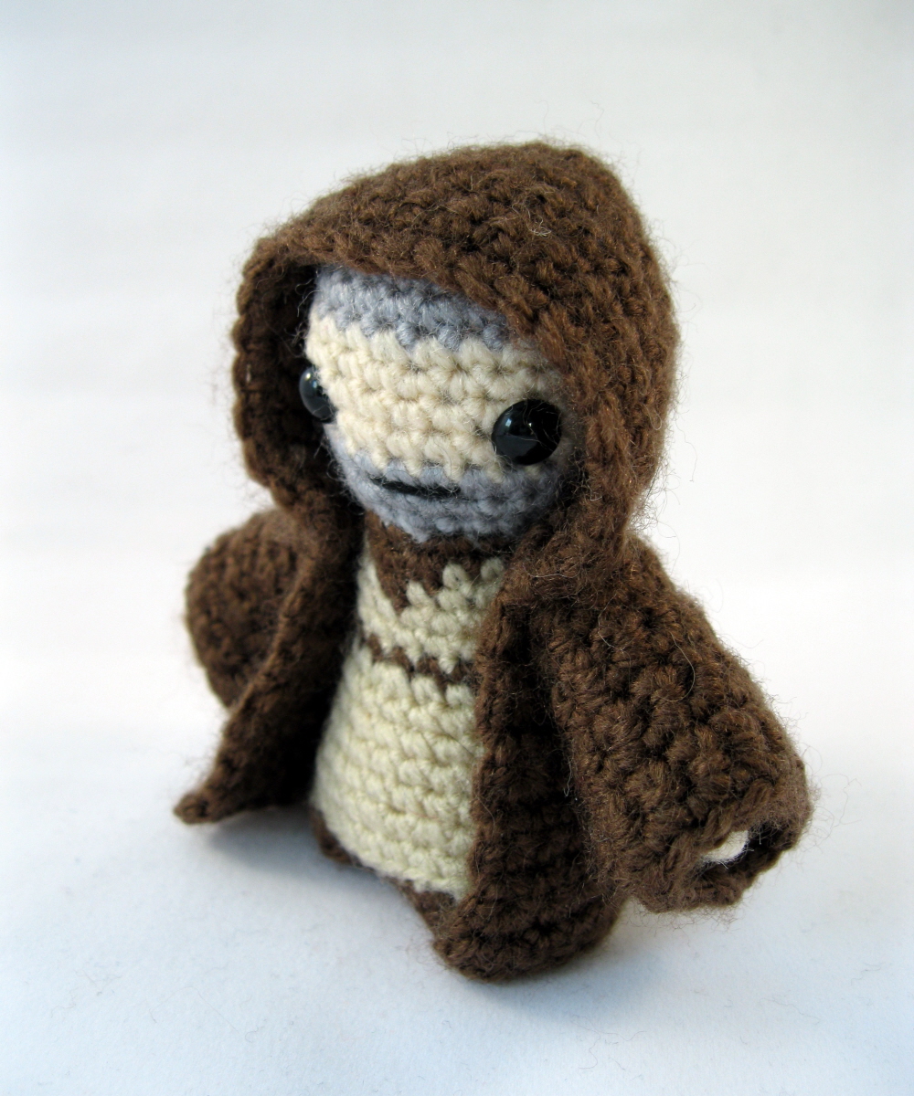 LucyRavenscar - Crochet Creatures: Obi-Wan Kenobi - Mini Amigurumi