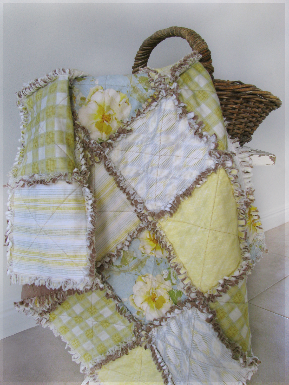 Kristopher K: Shabby Raggy Soft and Snugly: Rag Quilt