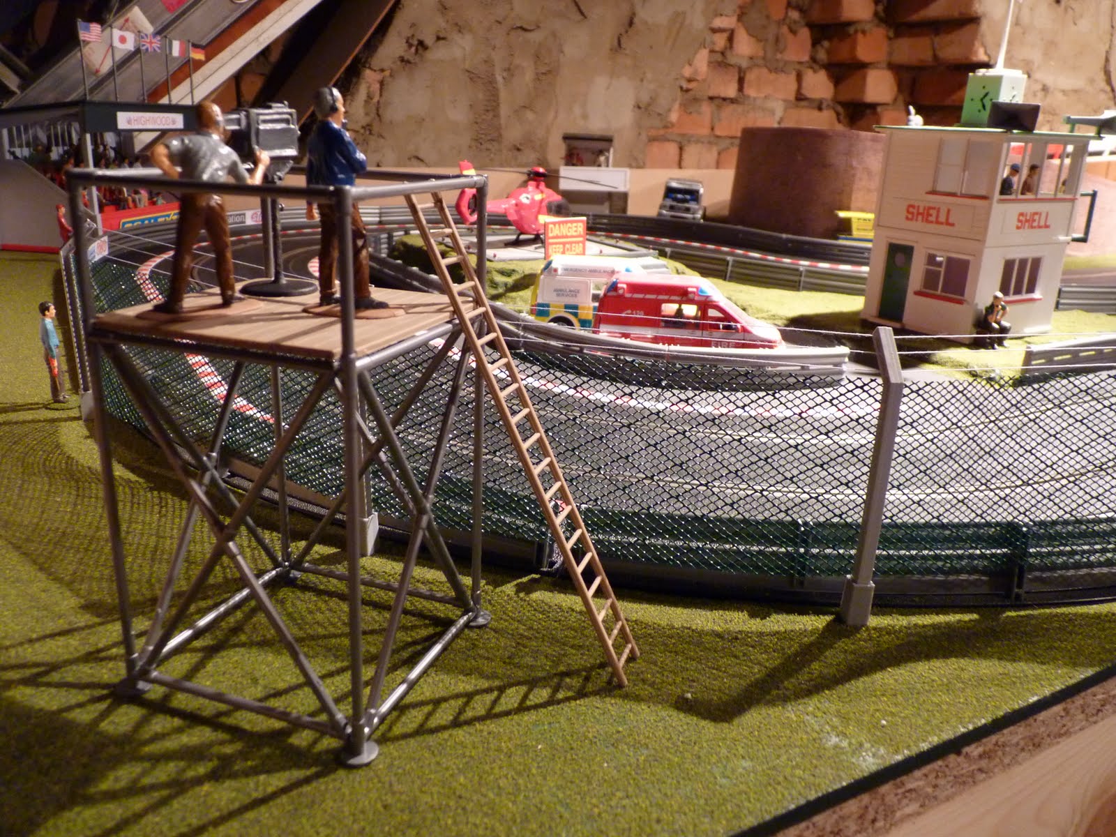 My Scalextric: More figures