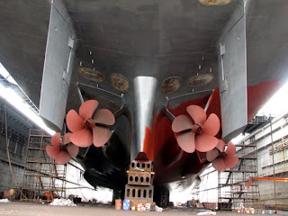 LIVEFIST: Photos: Russia's Admiral Kuznetsov aircraft carrier