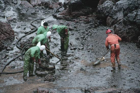Water Pollution OIL POLLUTION water-pollution-oil-pollution