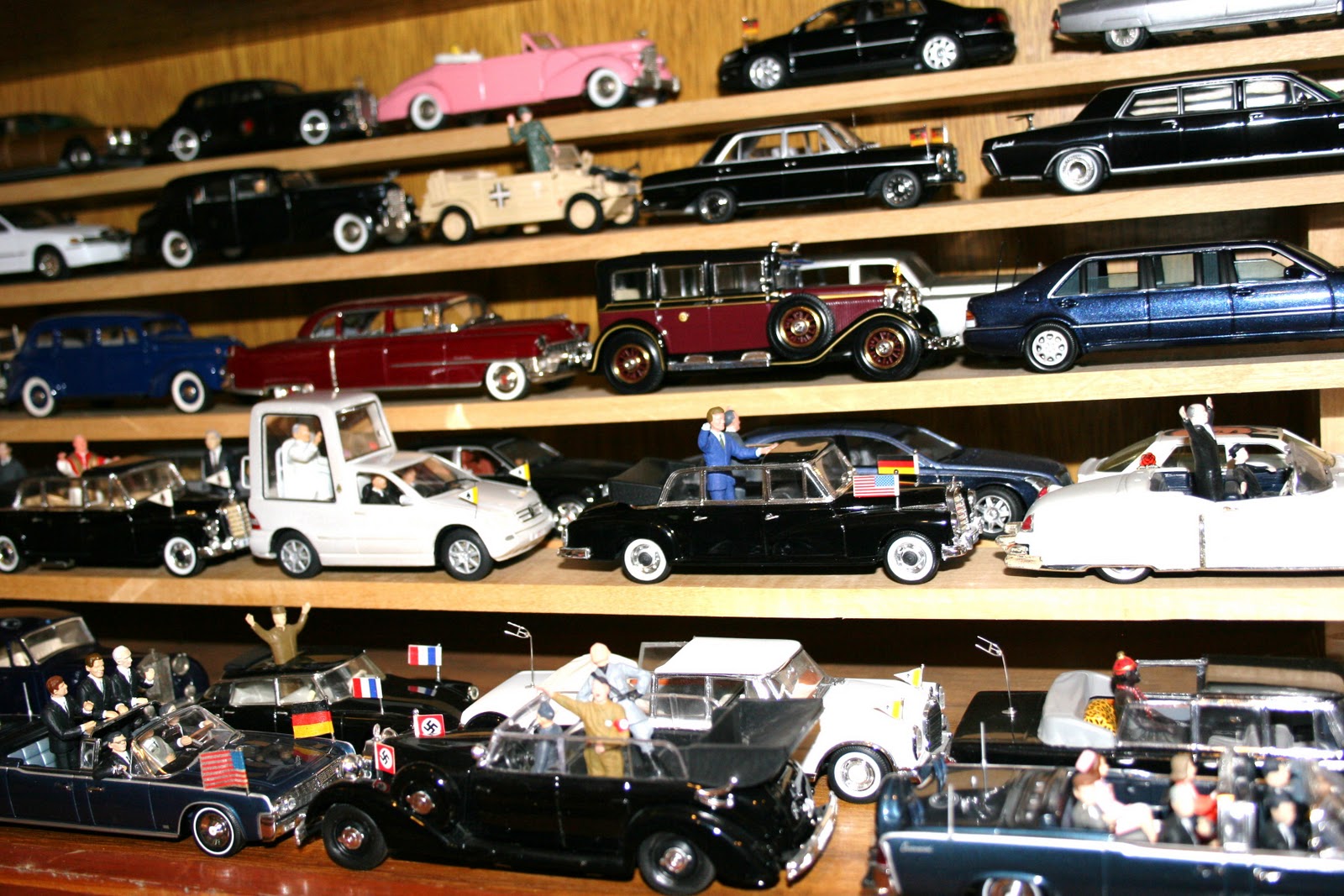 SERGIO GOLDVARG: Pictures of my scale model car collection