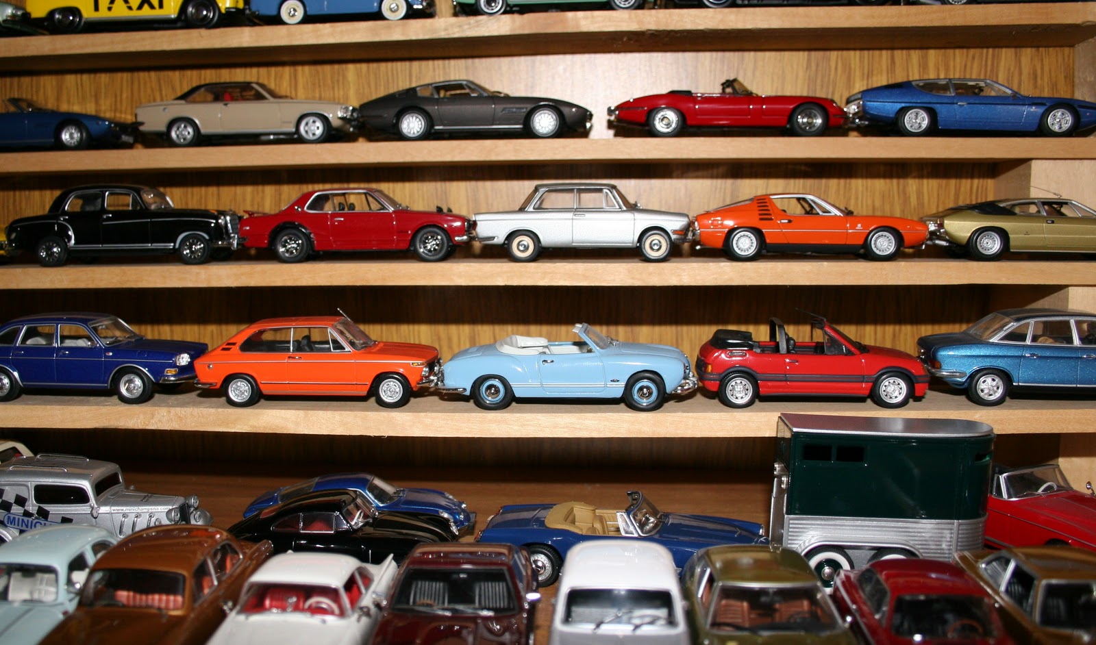 SERGIO GOLDVARG: Pictures of my scale model car collection