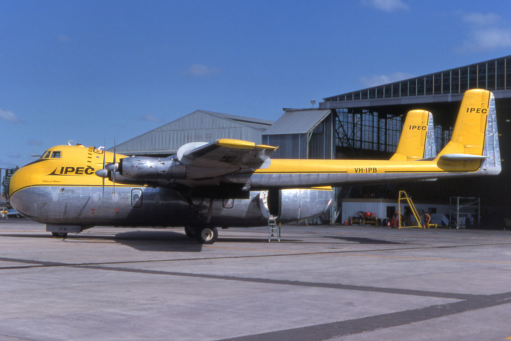 PlaneSpotters Slide-Collections: IPEC Aviation Argosy VH-IPB