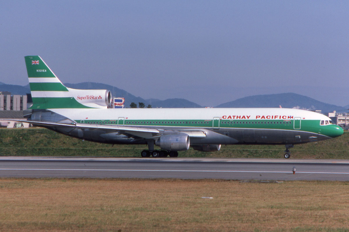PlaneSpotters Slide-Collections: Cathay Pacific L101 N321EA