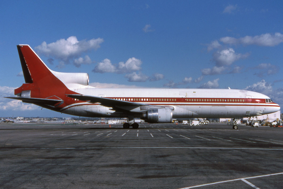 PlaneSpotters Slide-Collections: Kitty Hawk International L101 N106CK