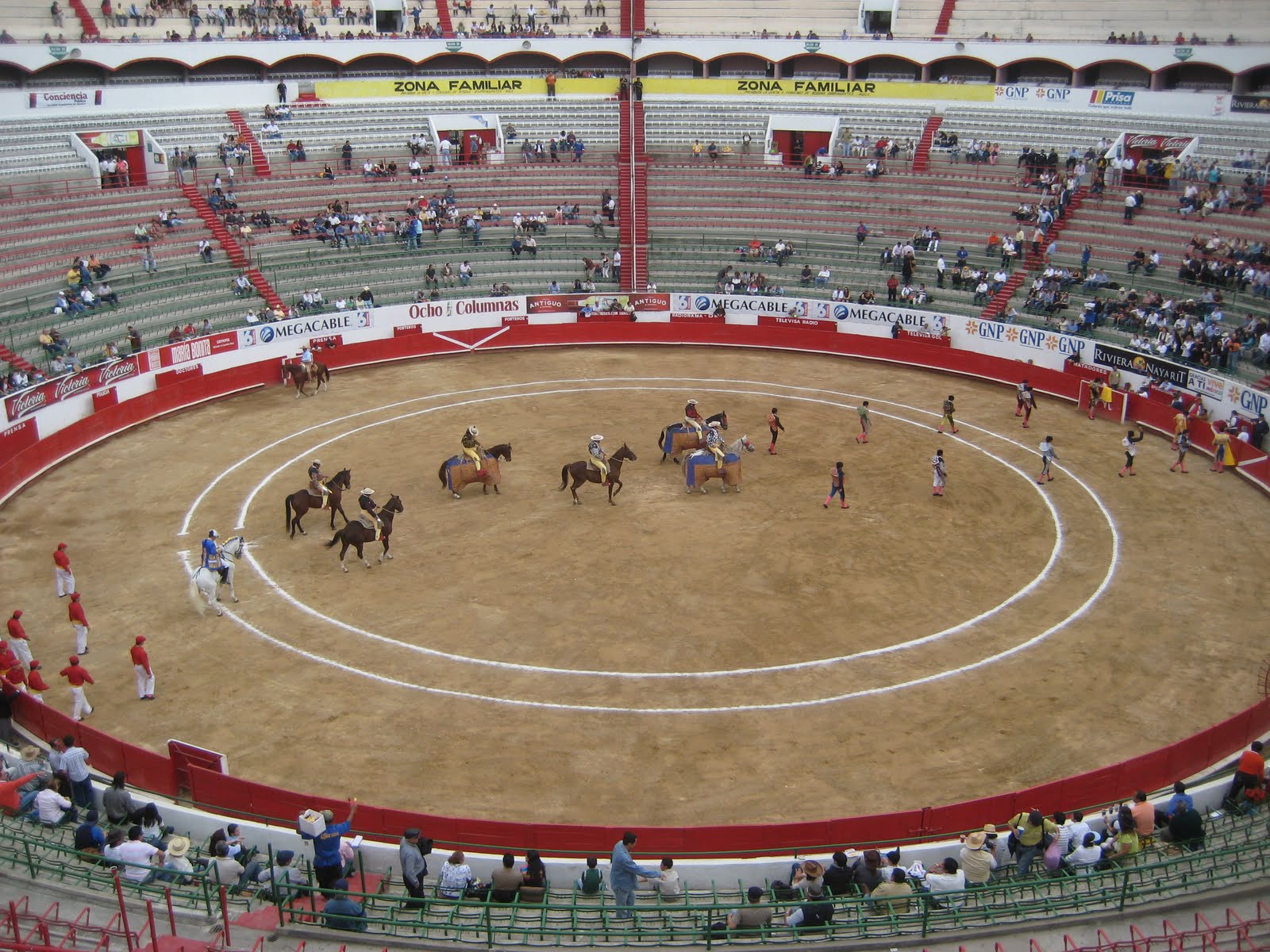 Del Norte al Sur: La Corrida del Toro