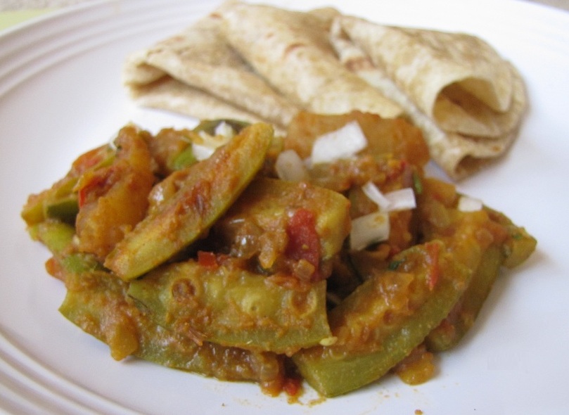 Super Yummy Recipes: Aloo Parwal Curry
