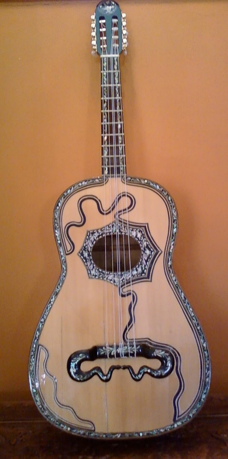 Community School of Mexican Music in Brighton Park: Intrumentos de Trio ...