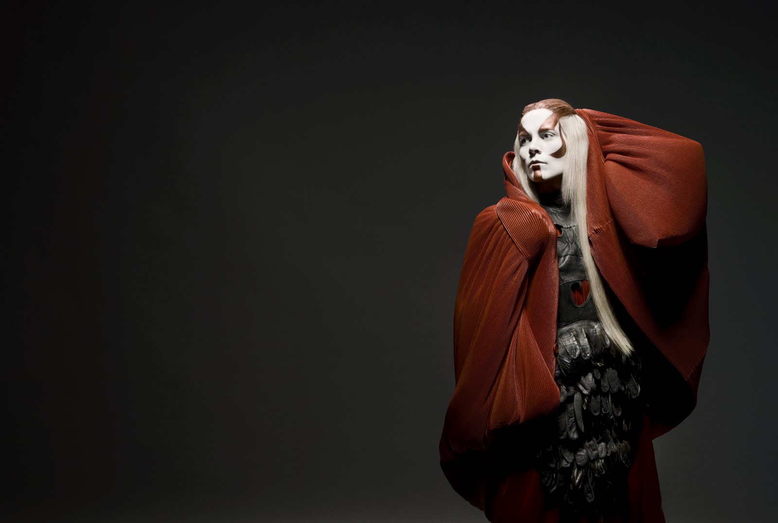 SOPHIE AIME LA MUSIQUE: FEVER RAY HAVE BEEN SUFERRING AS WELL.