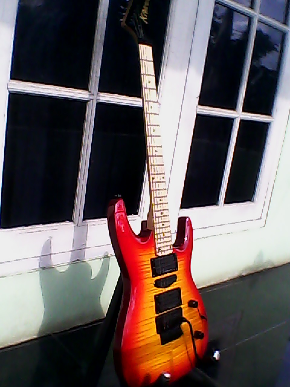RMN Lounge of Life: KRAMER STRIKER FR424CM (SOLD OUT)