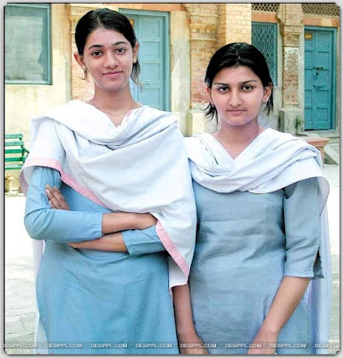 :::Cute Indian Girls| Cute Celebrities:::: Two Pakistani School Girls ...