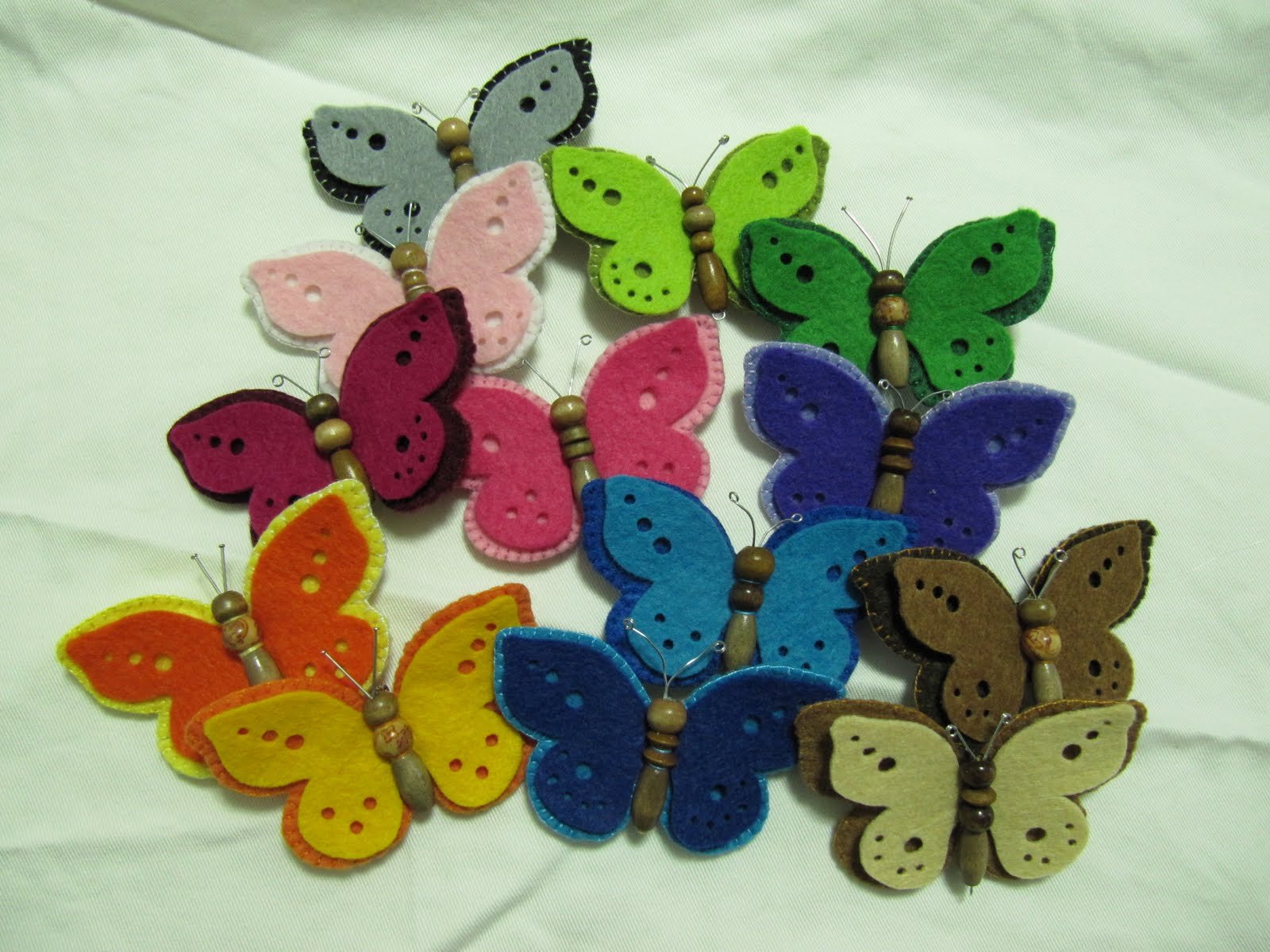 Entre telas y abalorios: MARIPOSAS DE FIELTRO