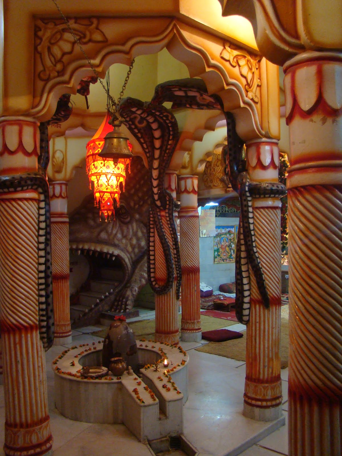 Bhagsu Nag: templu hindus | ici-colo.ro - călătorii altfel