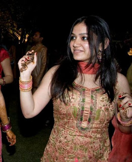 chikni choot.com: chikni girls