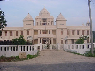 tamil makkal kural: yalpanam library