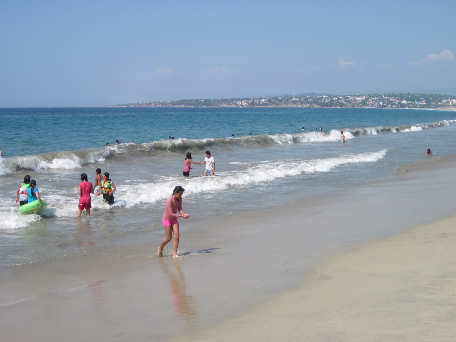 Travel with Kevin and Ruth: Playa Zicatela (day 2)