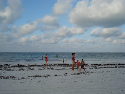 the view from the indian ocean: Chocas Mar: A Weekend at the Beach